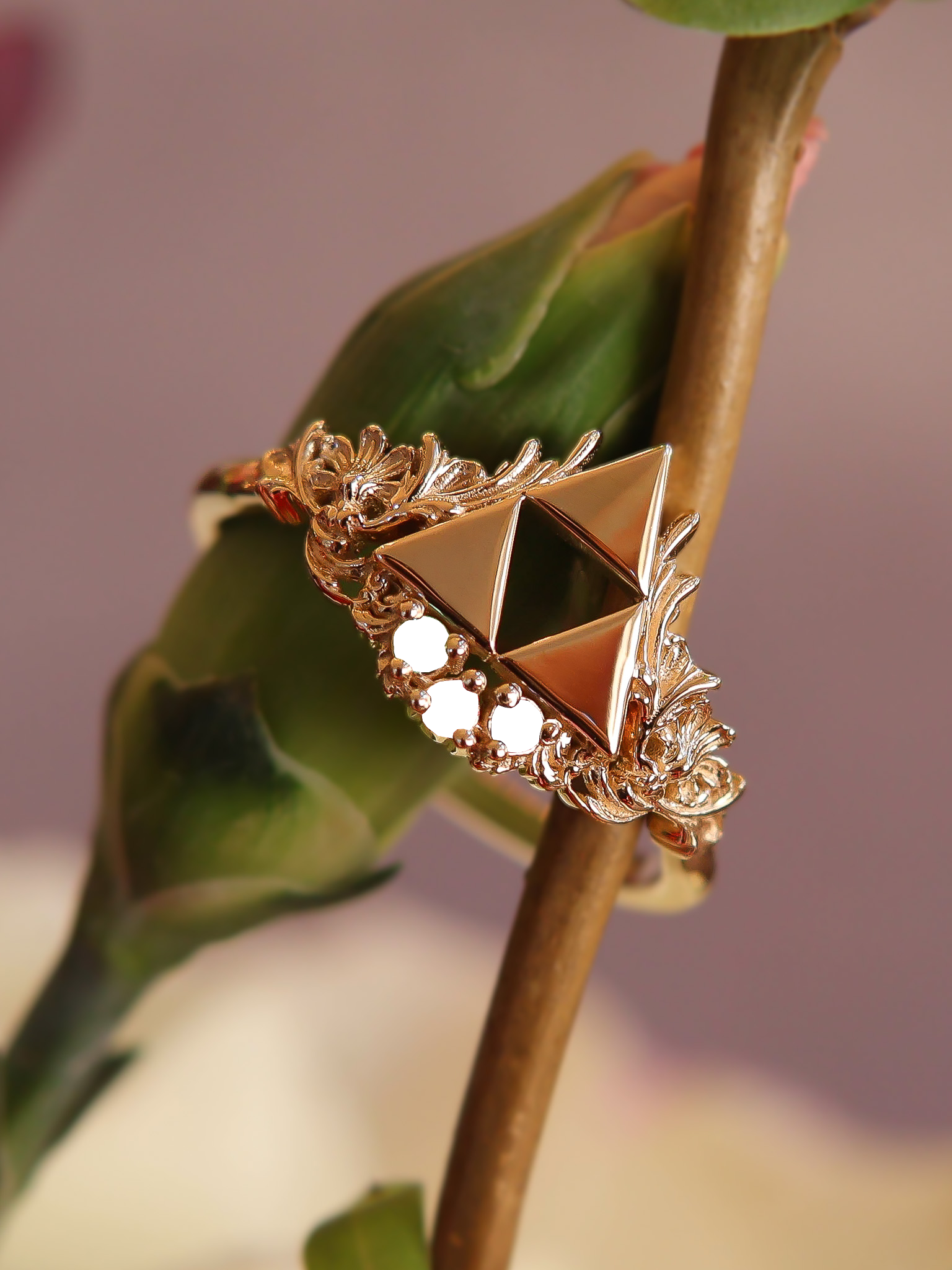 Test Sample - Custom Goddesses' Relic Ring, Solid, Three-Stone – Soulbound